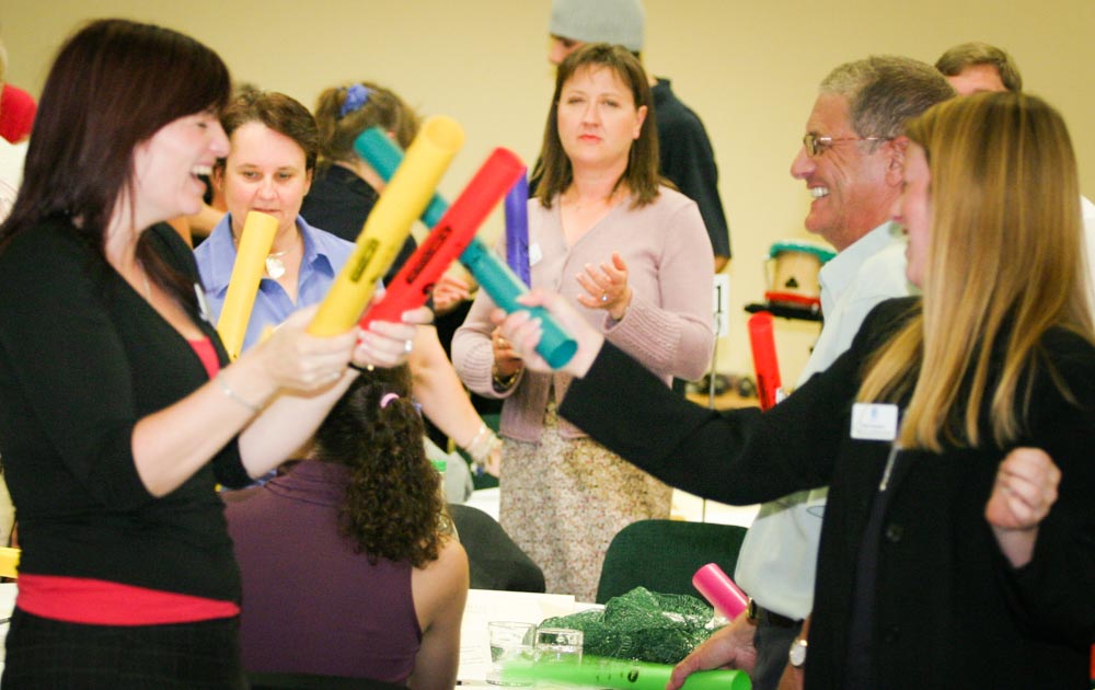 TALKING DRUMS - Team building activities for events of all sizes.